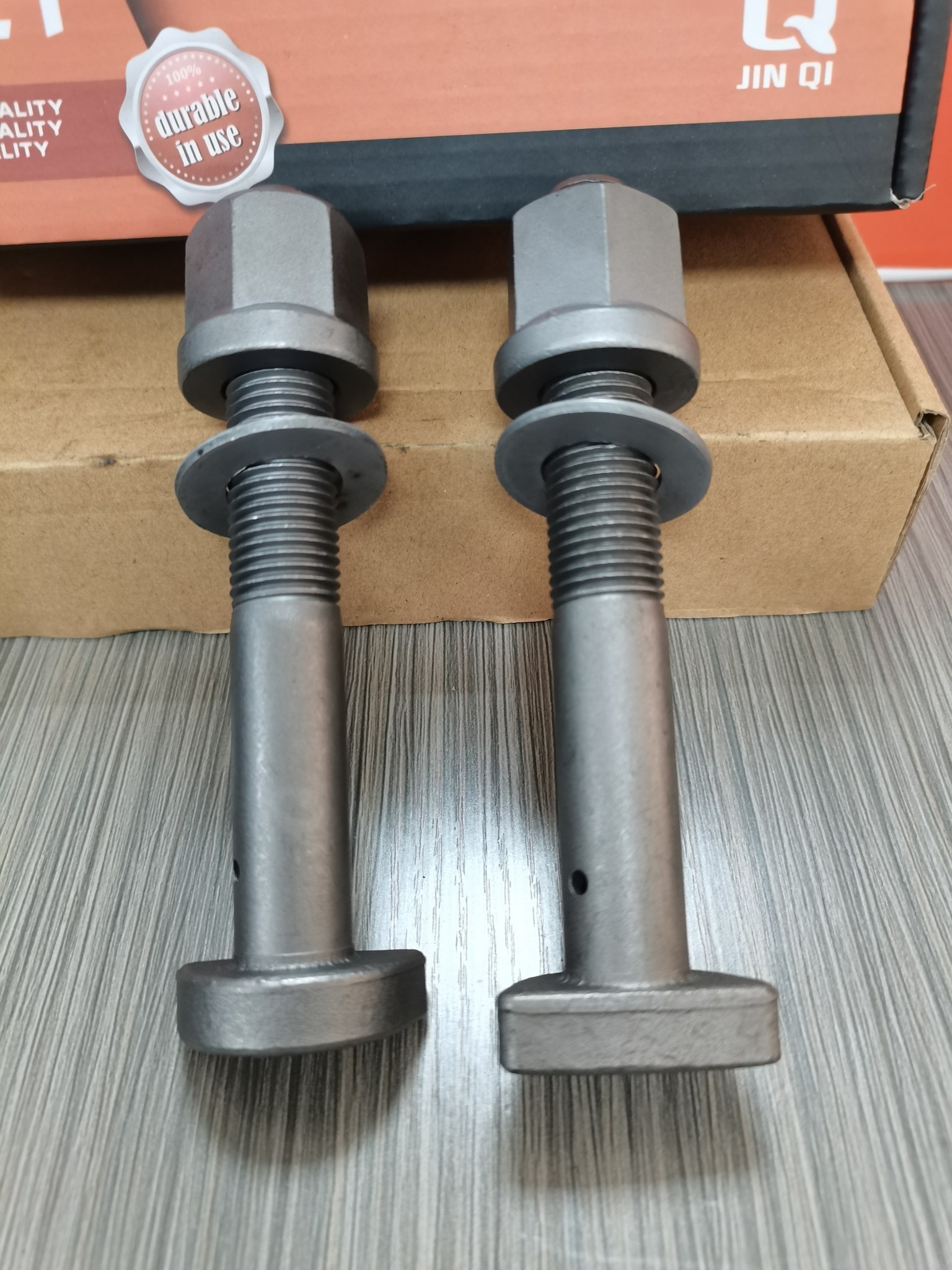 Tornillos de Buje para Camiones: Diferencias entre Sistemas Japonés ...